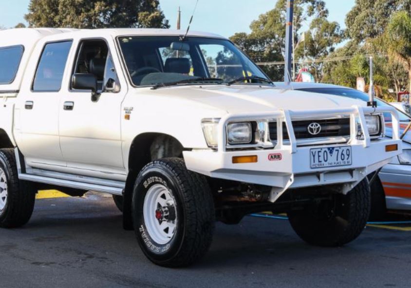Toyota Hilux | Bonnet Mounted Solar Panels | Vehicle Solar Systems ...